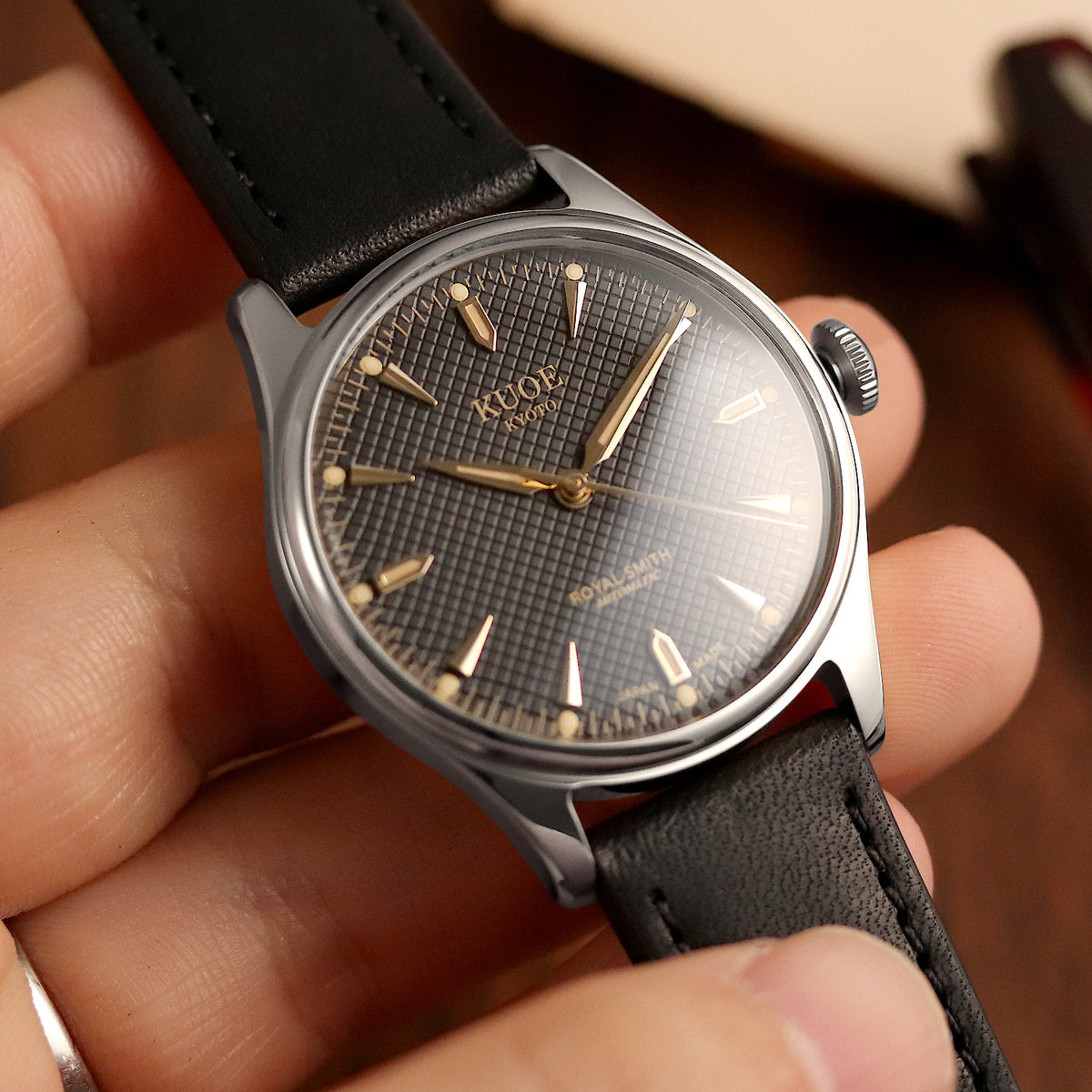 ROYAL SMITH 90-006 Silver Case Black Dial – Watch Garage Porto